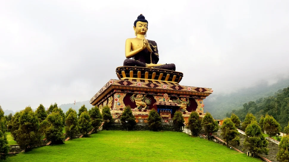 30 Best Places to Visit in North East India